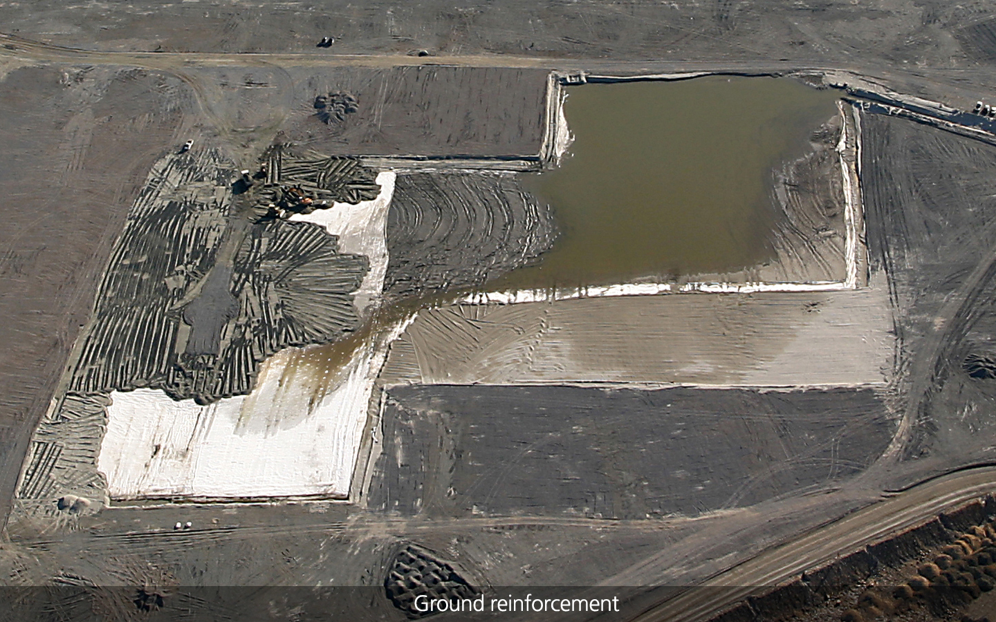 Soft ground improvement with geosynthetics | DAEHAN i.m.